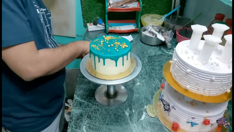 How to Make 3kg 3 Tiers Caramel Butterscotch Cake - Oddy uniwraps