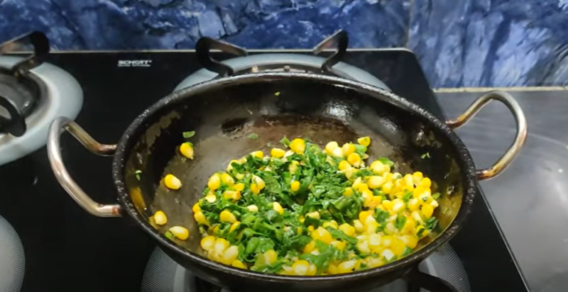 Karnataka Special Akki Rotti With Corn and Spinach - Oddy uniwraps